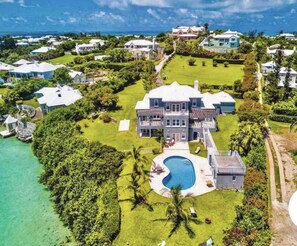 Water Front property with great views, pool, use of Kayaks, & strong Wi ...