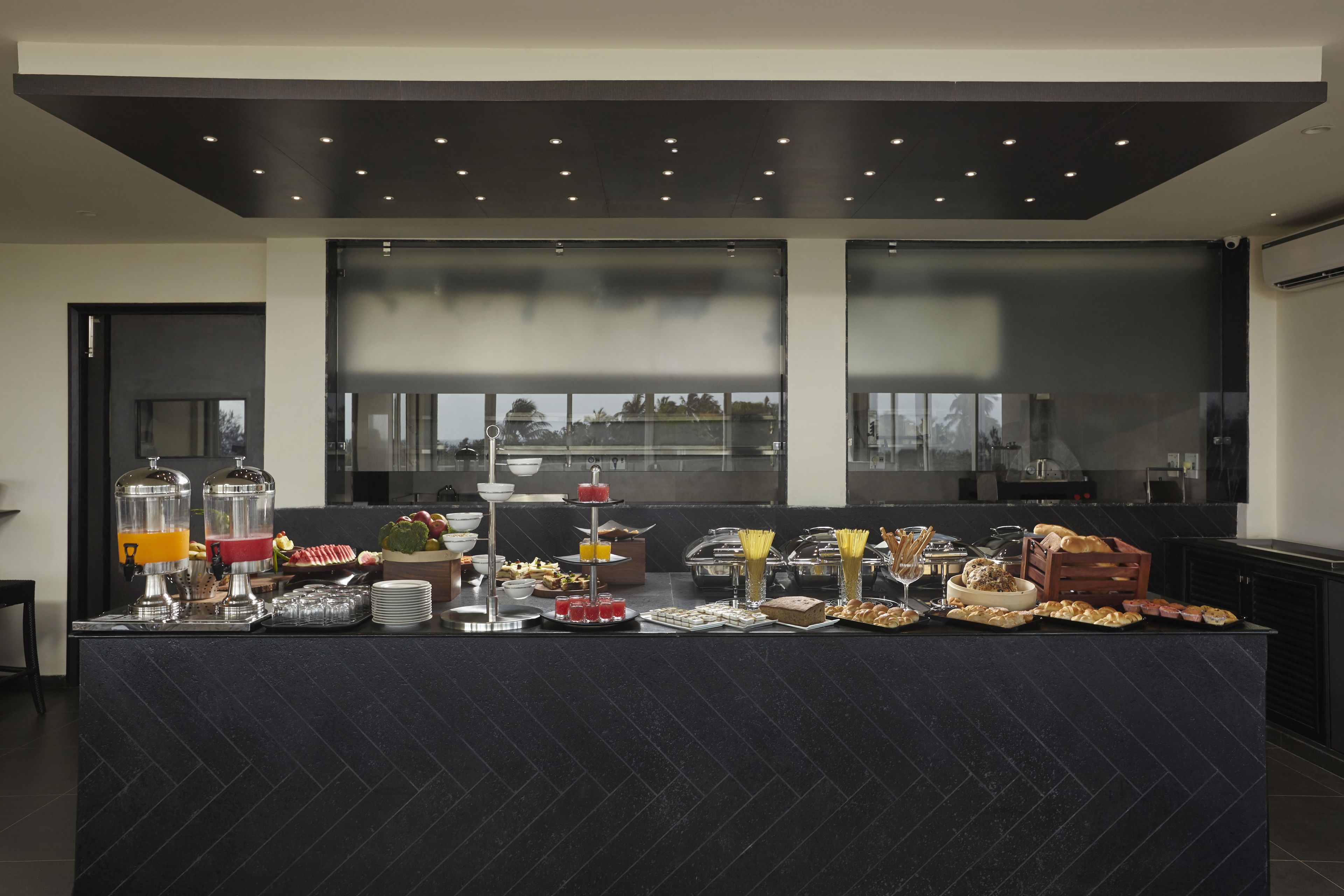 Pequeno-almoço tipo buffet diário mediante uma taxa 