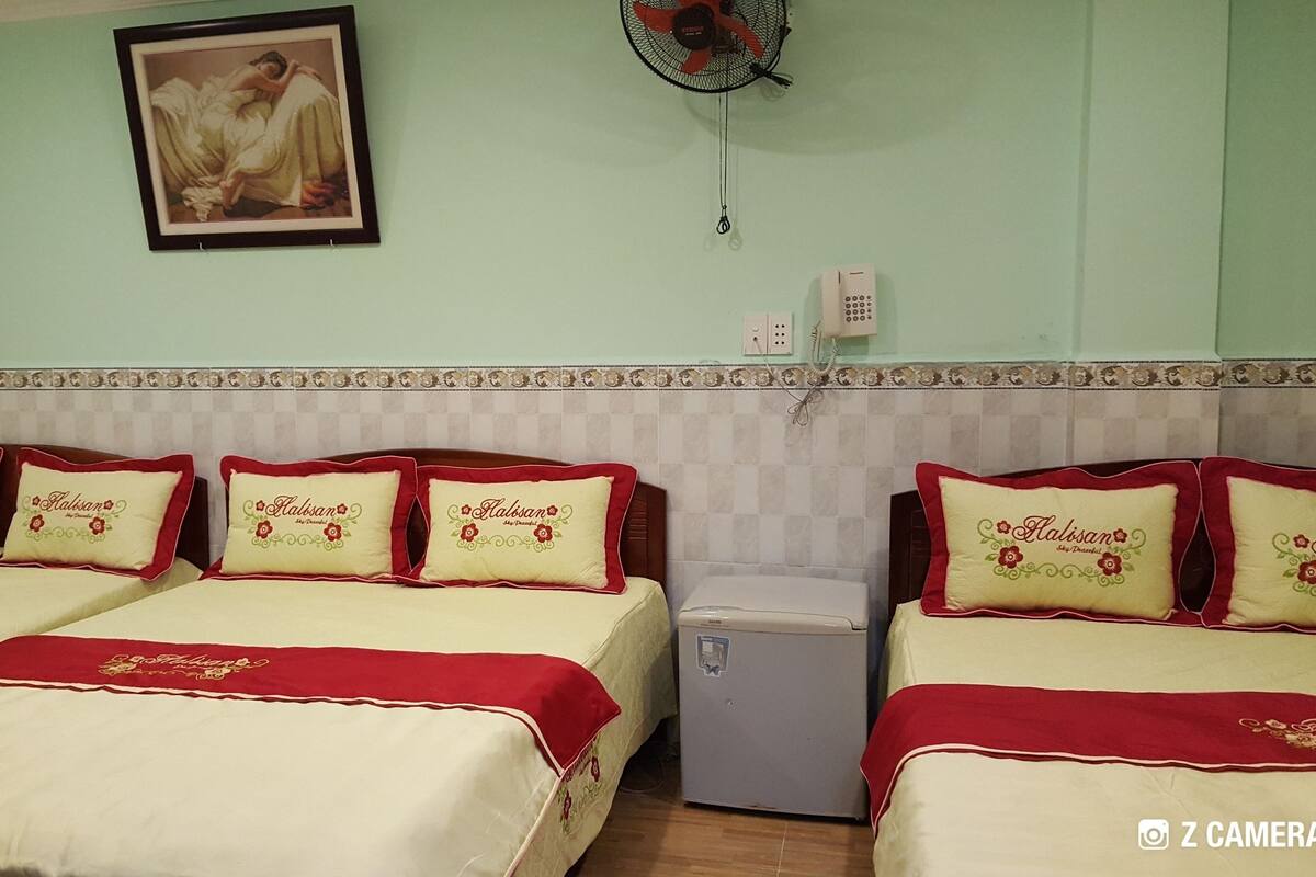 Quarto Familiar | Minibar, secretária, Wi-fi grátis