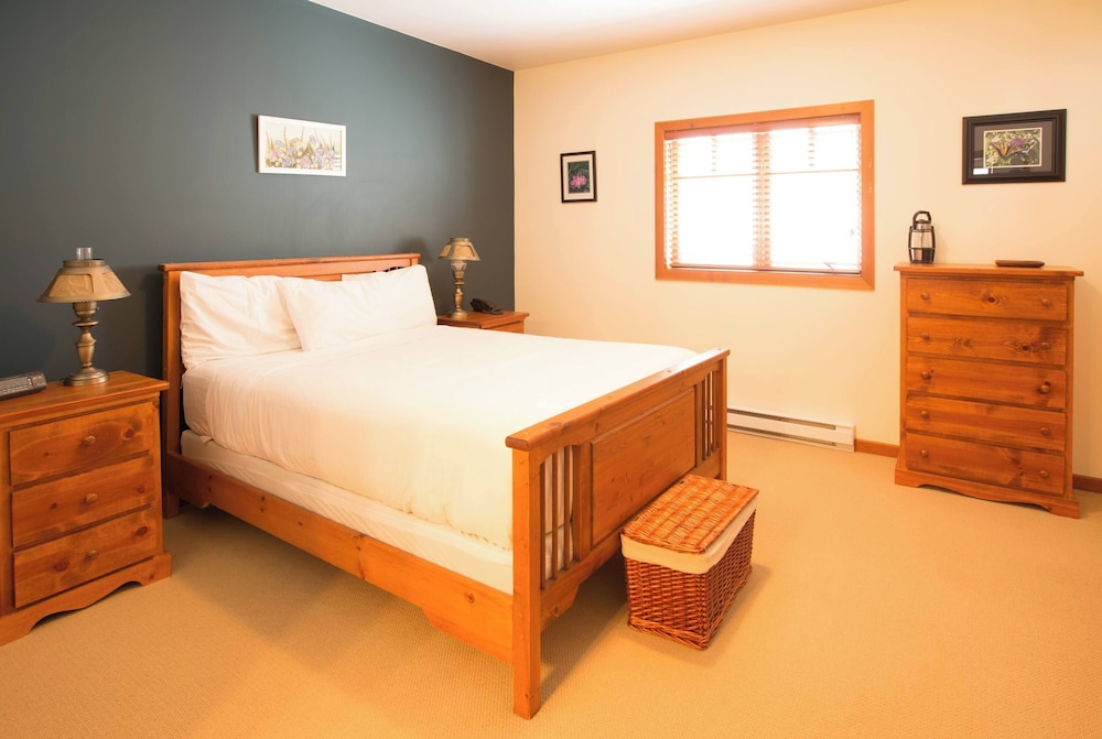 Silver Tip 2 Bedroom (Sleeps Up To 4 People) - Rossland