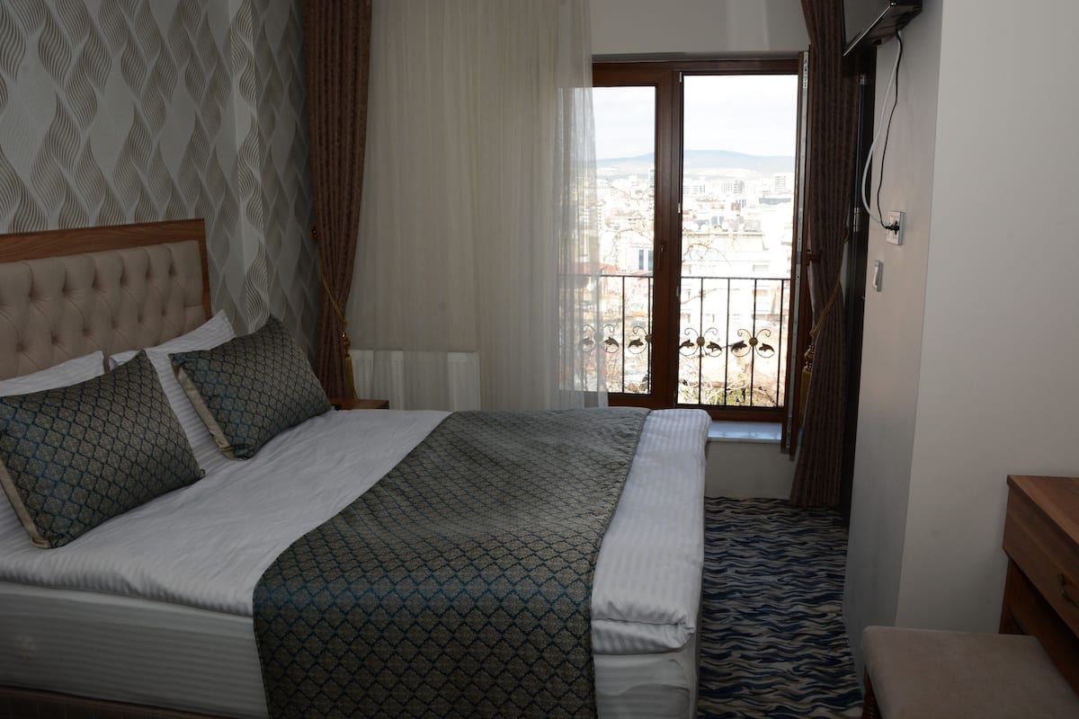 1 quarto, cofres nos quartos, Wi-Fi de cortesia, roupa de cama