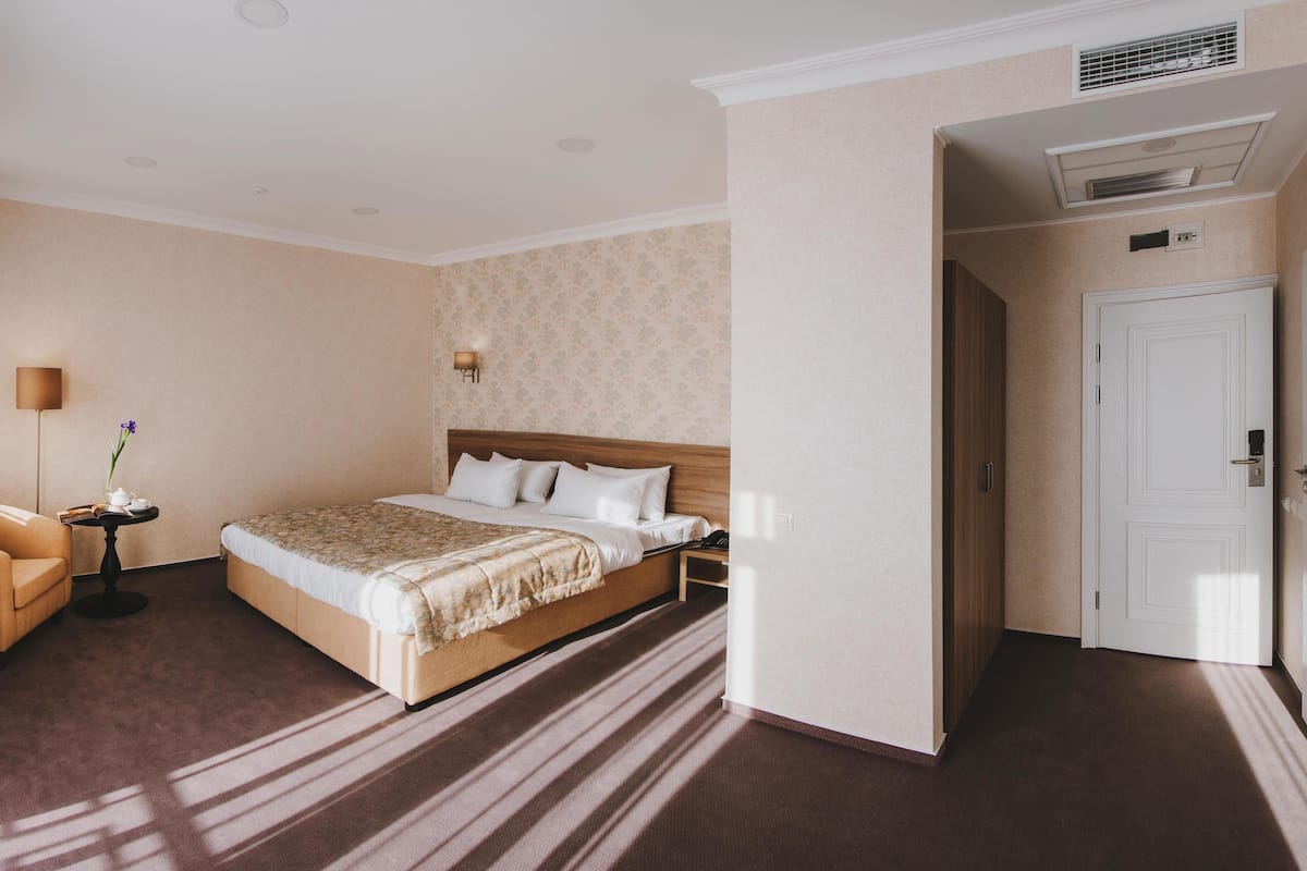Suite Júnior | Minibar, cofre no quarto, secretária, ferro/tábua de engomar 