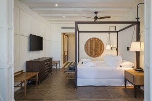 Royal Master Suite Sea View El Beso | Frigobar (abastecido com itens grátis), cofres nos quartos, escrivaninha