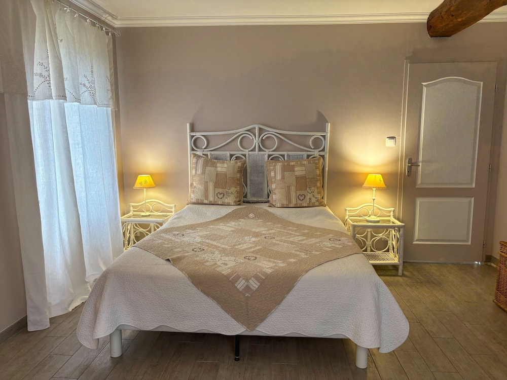 Detached House Ideal For Stay With Family Or Friends - Tournus