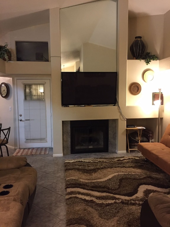 Pool & /Spa. 9 Hole Mini Putt In Yard. Walk To Golf Course. 3 Bedrm, Bungalow - Lake Las Vegas, NV