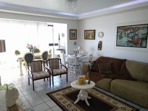 Apartamento | Sala | TV de ecrã plano 