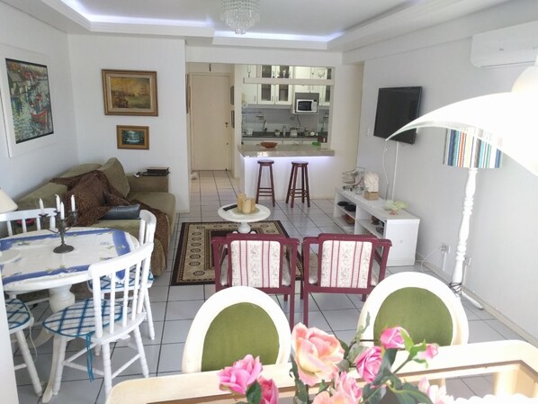 Apartamento | Sala | TV de ecrã plano 