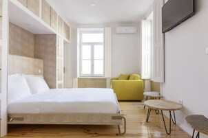 Ferro/tábua de engomar, Wi-fi grátis, roupa de cama fornecida 