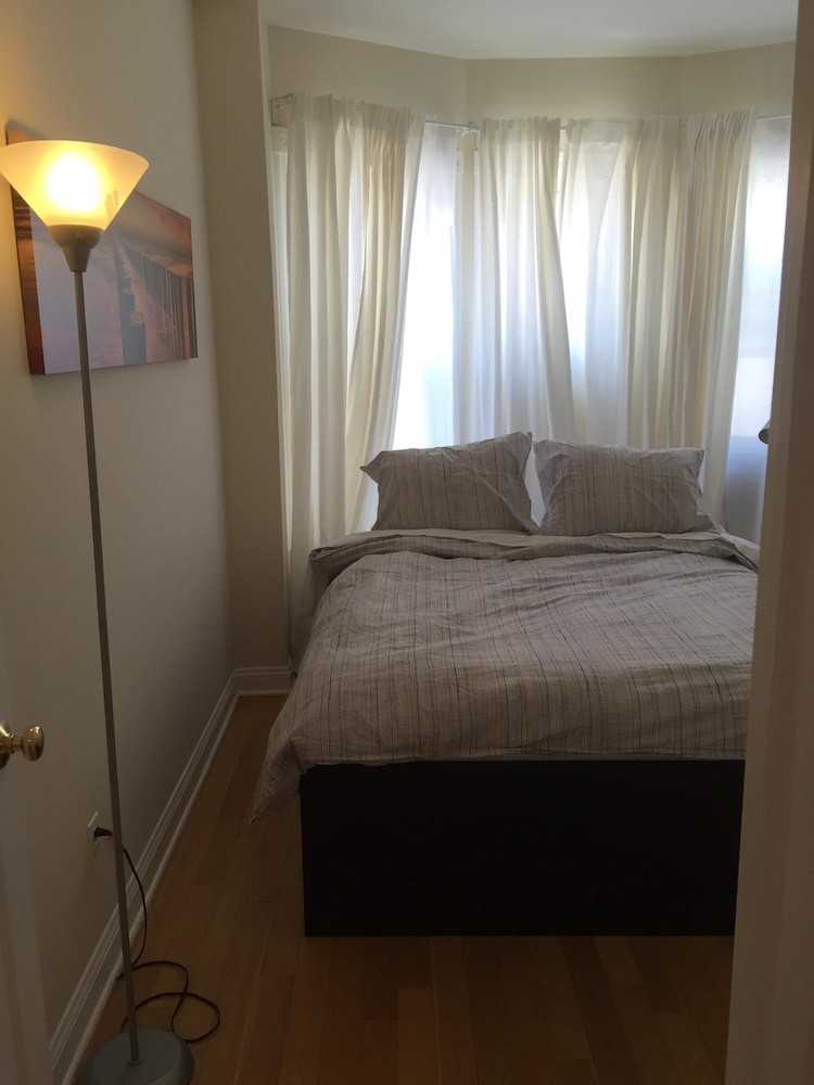 Comfy & Convenient Suburban Oasis - New Jersey