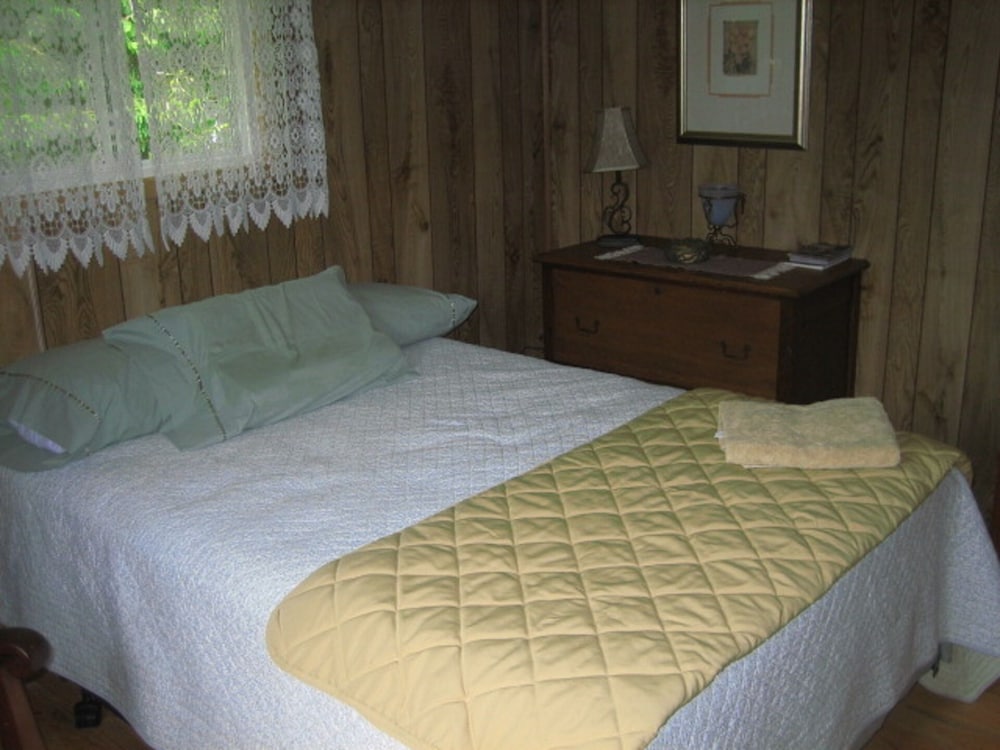 Cozy, Private Ocean/ Beach Front Cottage With Spectacular Views In Fortune Pei - Prince Edward Island