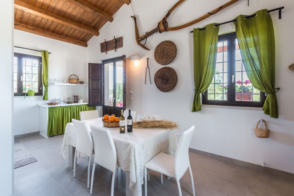 Trappeto Del Lago Mit Meerblick, Pool & Wi-fi - - Avola