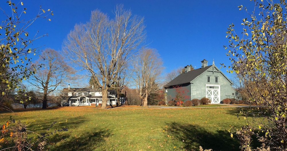 20 Acre Meticulously Renovated And Luxurious Waterfront Estate - One Of A Kind! - Rockland, ME
