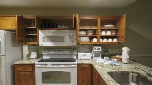 Family fun in the heart of Williamsburg at Governors Green 2 Bd / 2 ...