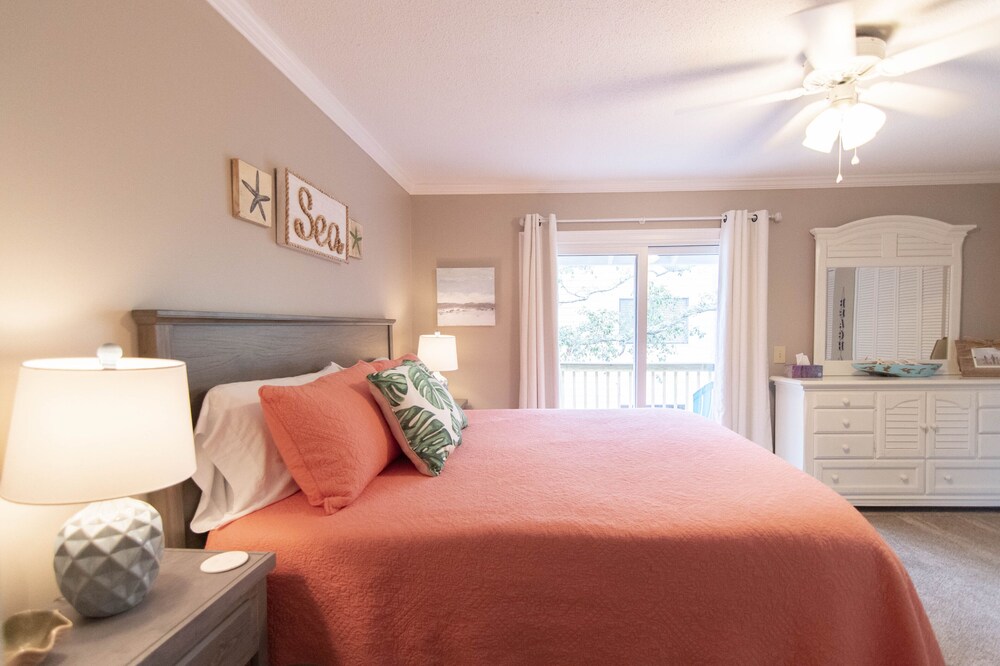 Best Location!! Adjacent To King And Prince Resort!! Sleeps 6-8 - Brunswick, GA