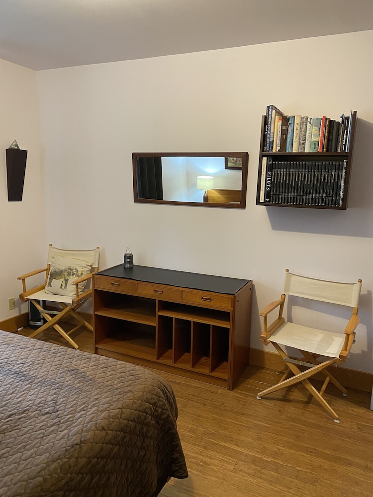 New House, Second Story Mening Van Water, Open Concept Living, Lopen Naar Het Centrum - New England