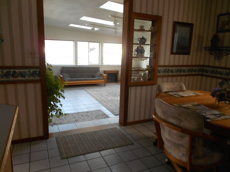Lou's Bay View In Scienic Coos Bay- Charleston. Large Beautiful Home. - Coos Bay, OR
