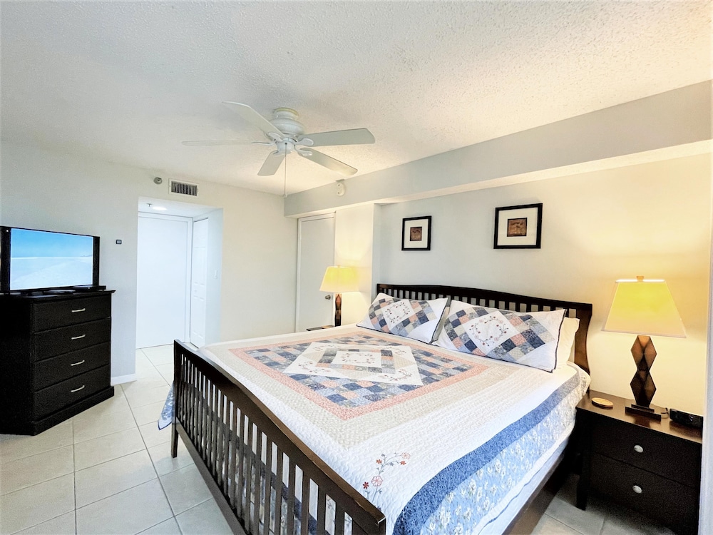 Especial De Agosto !! Acogedor Condominio Con Vista Al Mar En Hamilton House En La Playa - Indian Rocks Beach, FL