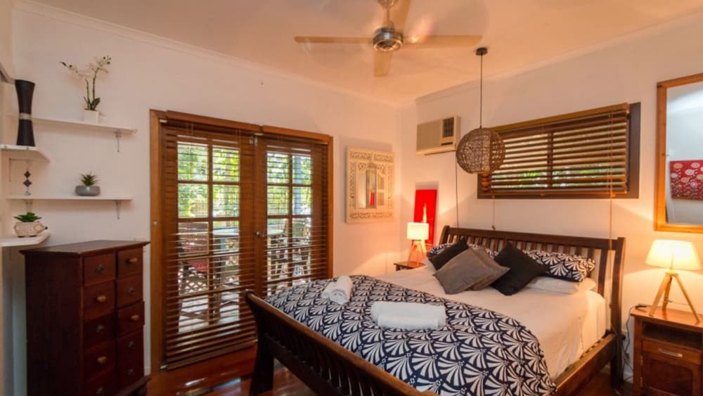 Tamarinds Beach House - Queensland