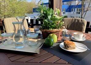 Apartamento de Luxo em Condomínio Fechado, 2 quartos, não fumadores, varanda | Terraço/pátio interior