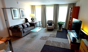 Apartamento Premium, 1 quarto, acessível, não fumadores | Roupa de alta qualidade, edredões de penas, com decoração personalizada 