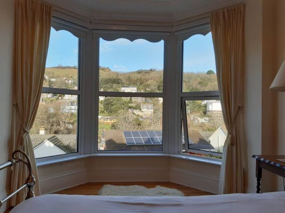 Spacious Townhouse - A Short Walk To Harbour, Beaches, Shops And Restaurants - 伍拉科姆