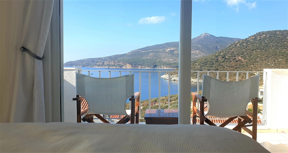 Hedendaagse Luxe Villa 150 Meter Van De Zee Met Prive Zwembad - Kalkan
