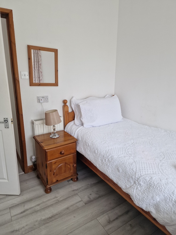York Two Bedroom Cottage Close To City Of York Check In Day Saturday - 잉글랜드
