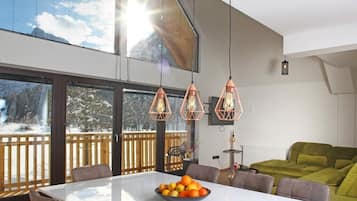 Luxury Apartment with Sauna (1) | 2 quartos, individualmente decorados, individualmente mobiliados