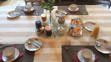 Café da manhã continental grátis todos os dias