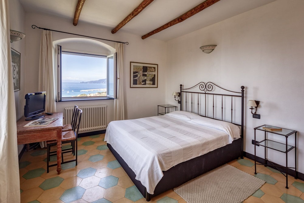 Typische Und Elegante Villa Der Italienischen Küste Mit Atemberaubendem Blick - Chiavari