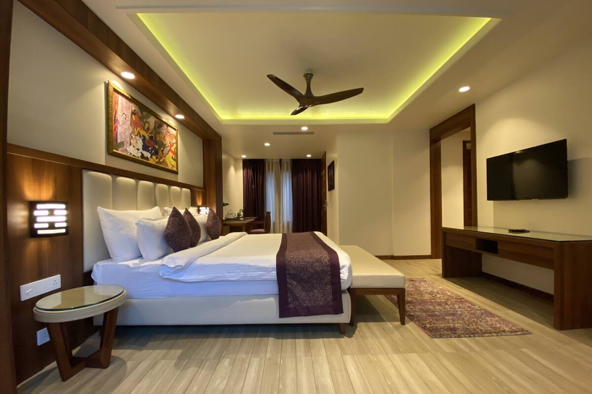 Quarto superluxo | Frigobar, escrivaninha, quartos à prova de som, Wi-Fi de cortesia