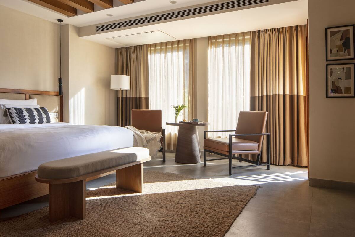 Quarto superluxo | Frigobar, escrivaninha, quartos à prova de som, Wi-Fi de cortesia