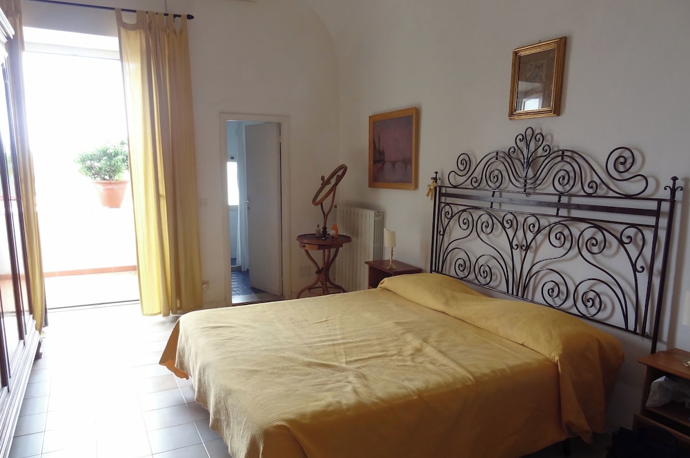 Charming House With Patio And Seaview - Ischia
