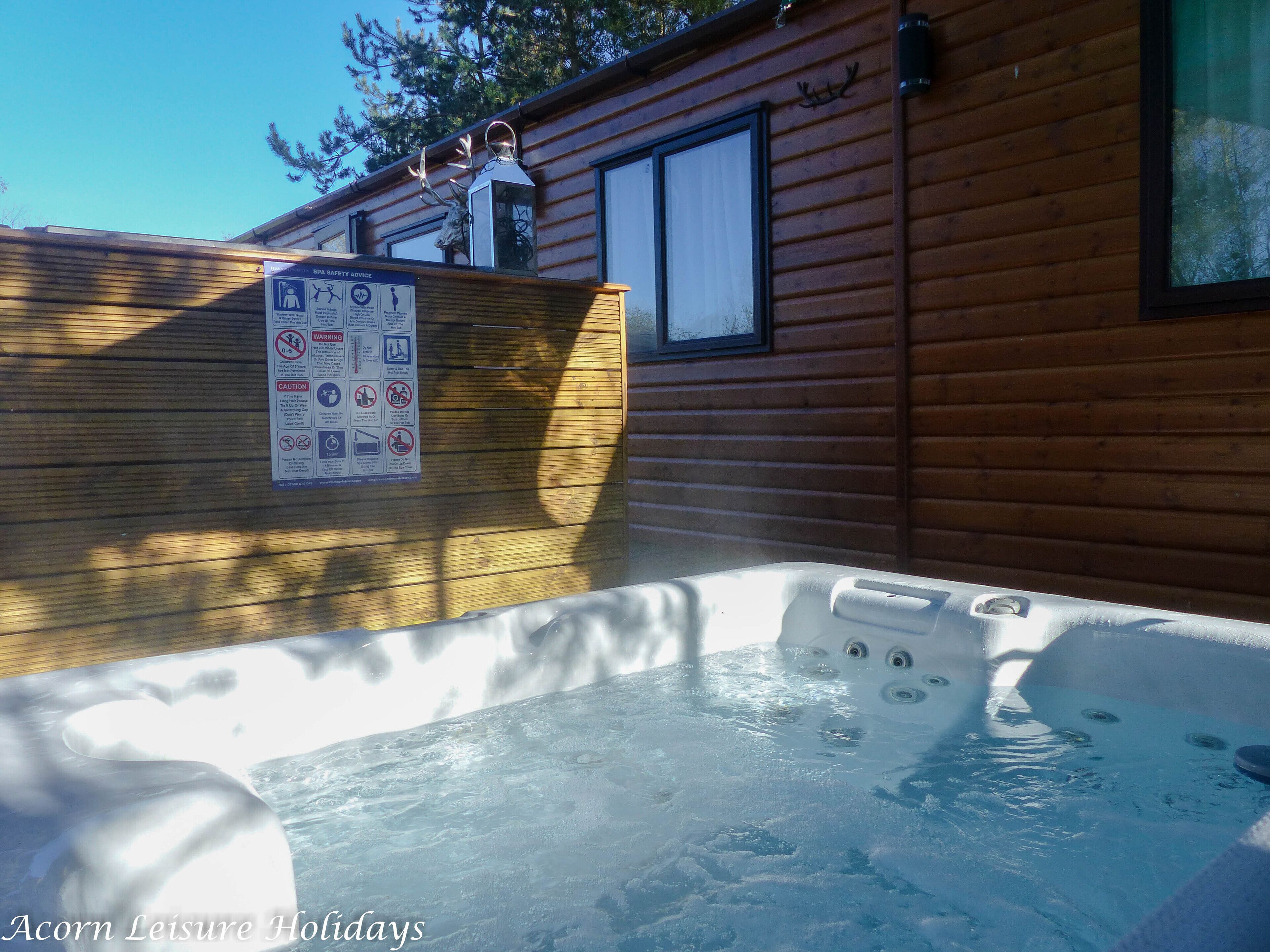 10 Handpicked Log Cabins With Hot Tub Near Falkirk, UK | Trip101