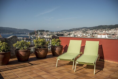 Central Penthouse Vigo: Terrace, Sea Views, Garage - Vigo