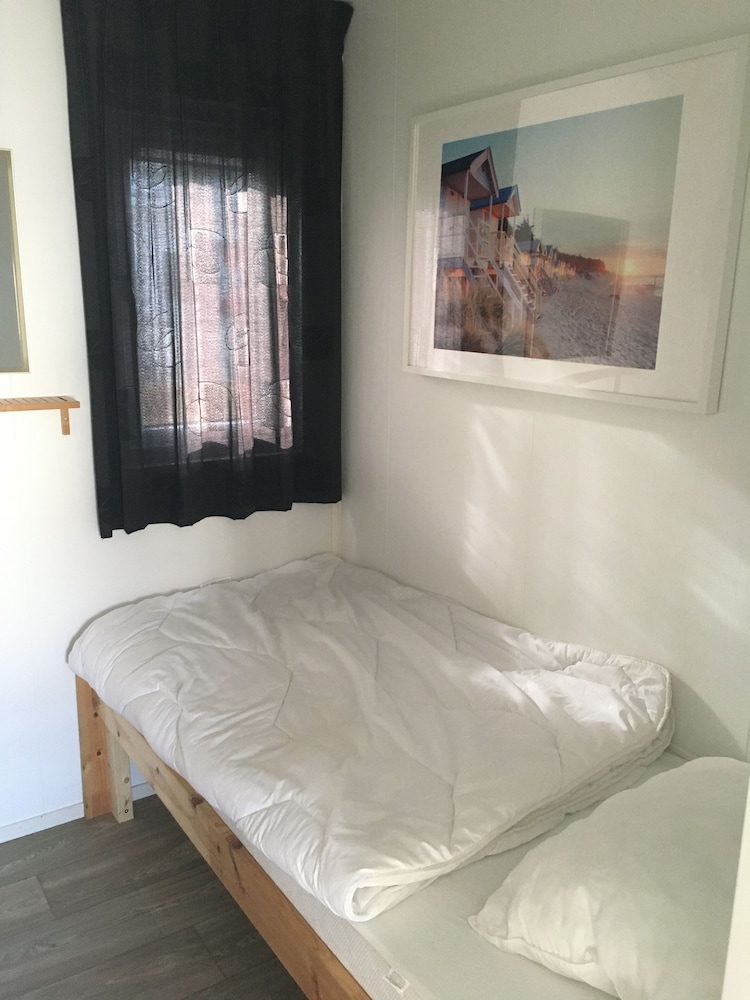Schönes Und Komfortabel Eingerichtetes Chalet 400 M Vom Strand Von Petten Entfernt. - Sint Maartenszee