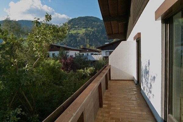 Spacious 5 Bed Chalet With Sauna, Ideal Location, Sleeps Up To 12. - Zell am See