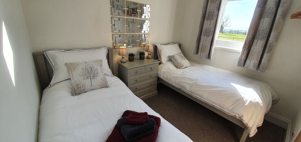 Hinton Lodge - Quaint Victorian Four Star Cottage In A Quiet Rural Location. - Melksham