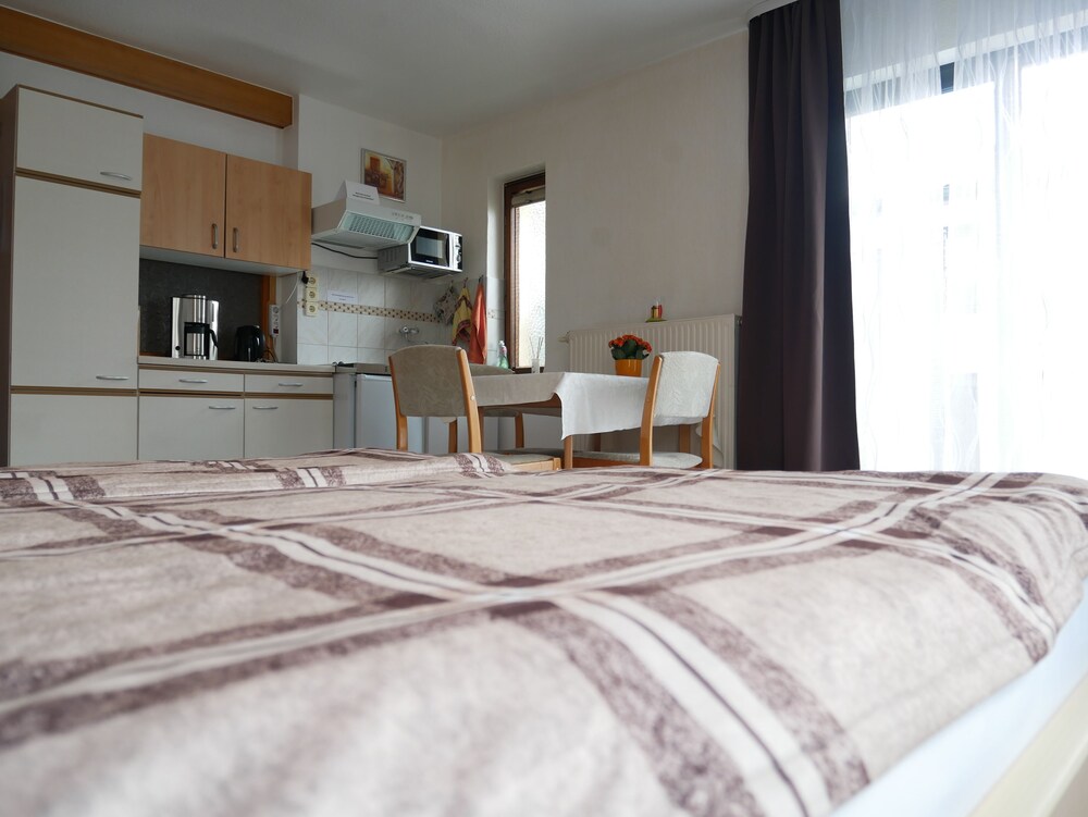 Ferienwohnung Mit Balkon, Unmittelbare Nähe Thüringer Wald (Oberhof) - Brotterode-Trusetal