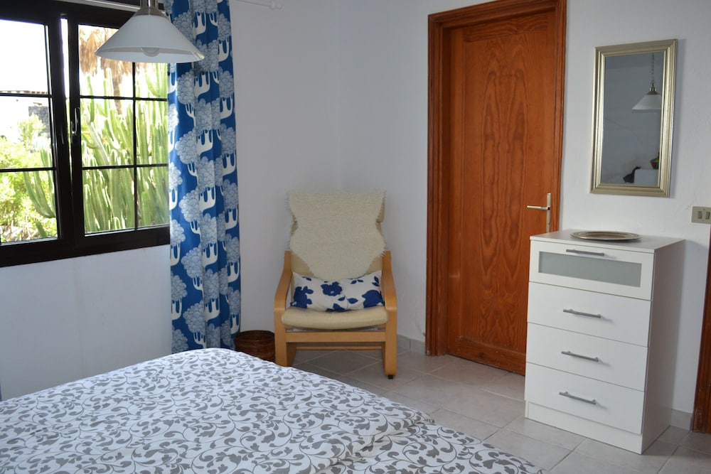 Bungalow Con Piscina Privada En Jardín Privado. - Lanzarote
