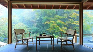 Suíte superior (SHIYO, Room name:TOUKA) | 1 quarto, frigobar, cofres nos quartos, individualmente decorados