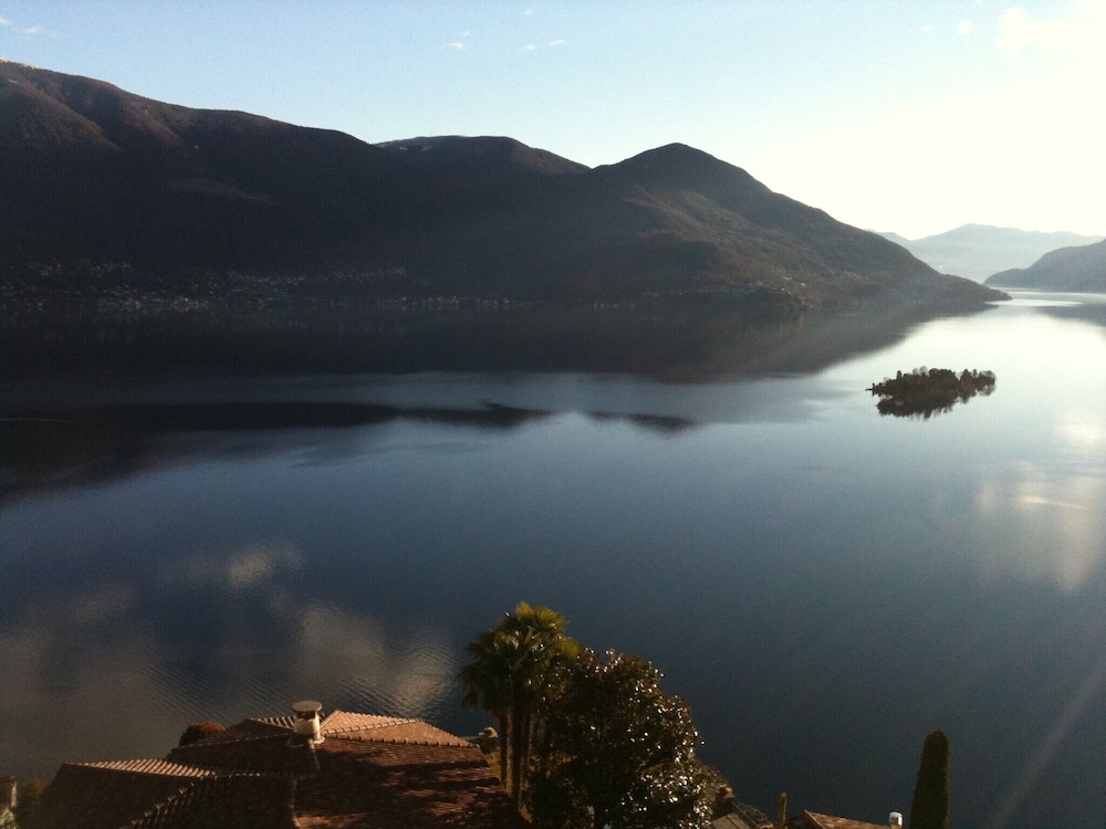 Grand Appartement Avec Piscine, à Quelques Minutes Du Lac, Vue Panoramique Sur Le Lac, Terrasse<br> - Canton du Tessin