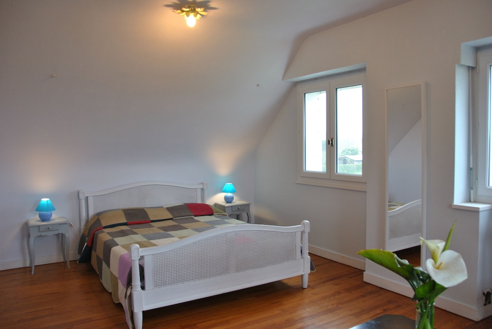 Casa Tranquila Y Espaciosa Con Un Jardín Muy Grande En Un Entorno Rural. - Locquirec
