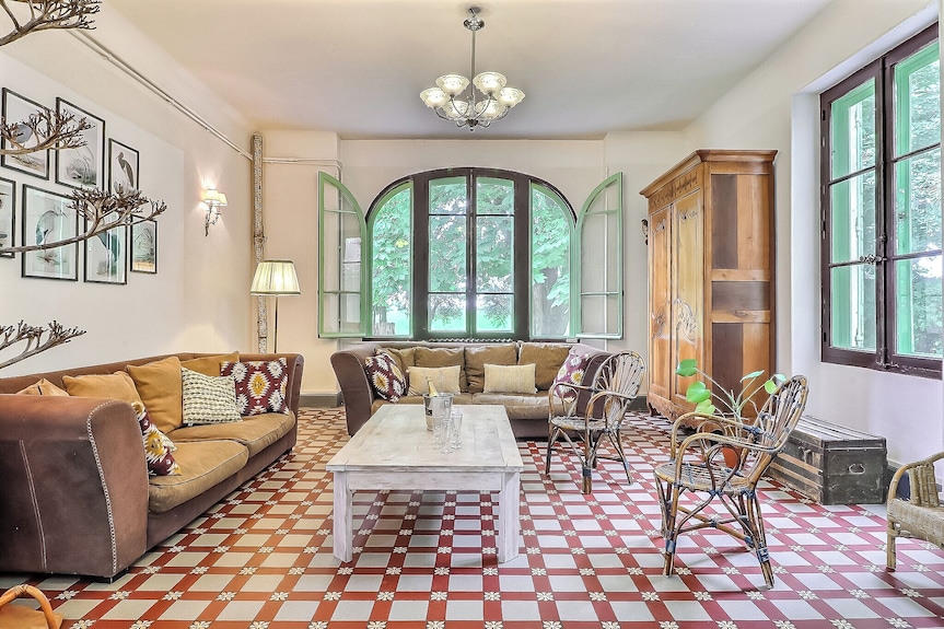 Superbe Maison De Maître En Provence Avec Piscine Xxl à Débordement Et Vélos - Camargue