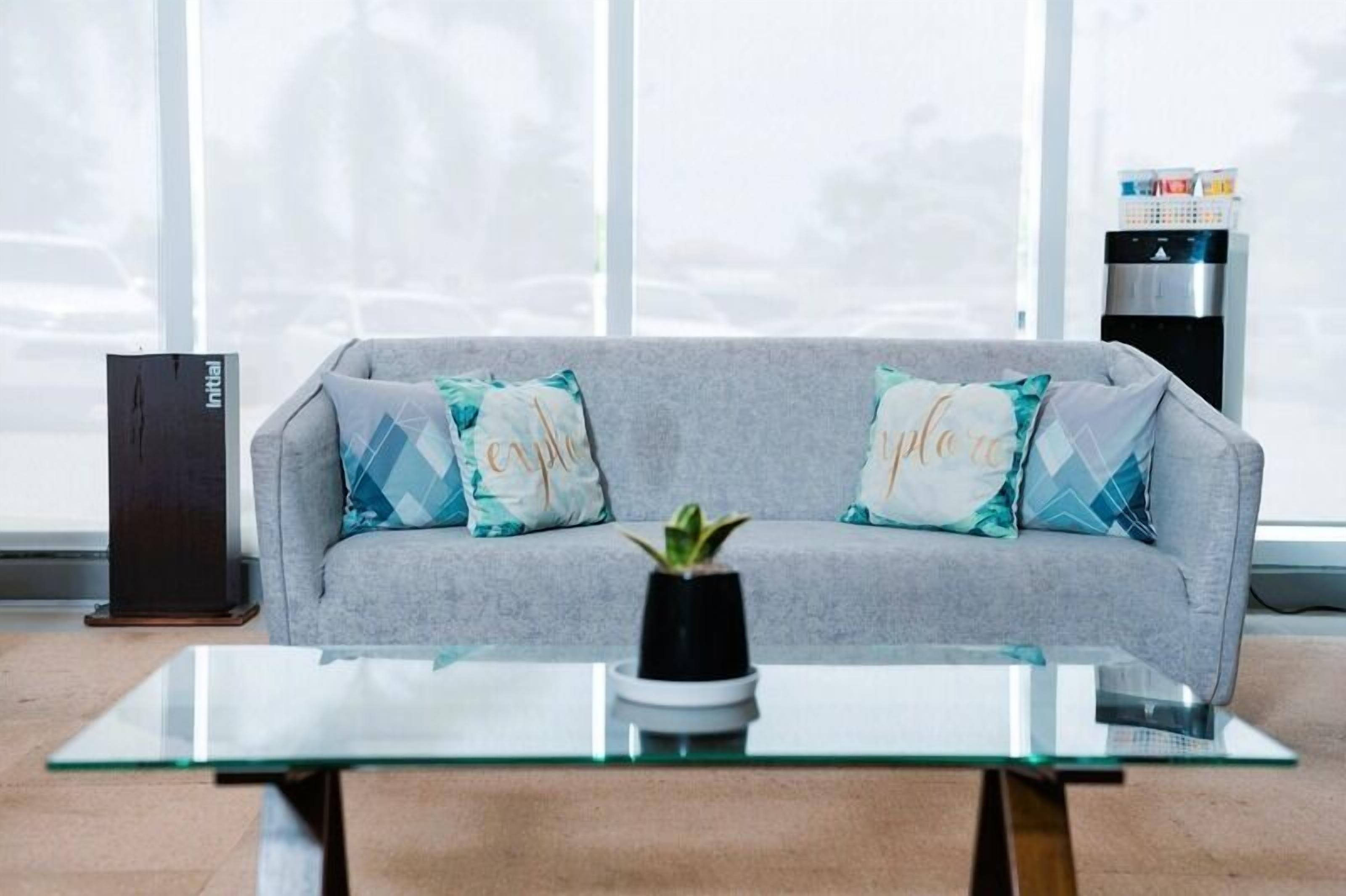 Área de estar no saguão