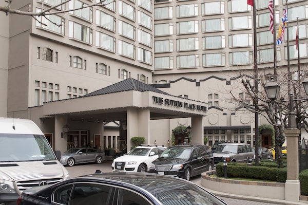 1200sqft Luxury In The Very Center Of D'town - Parking, Pool & Central Aircon - Vancouver