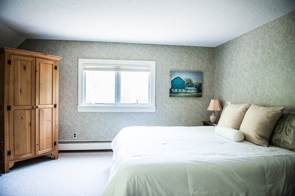 Heart Of Stowe Home W/ 2 Ensuites, Bonus Rooms, Game Room, Sauna, Fire Pit+++ - Stowe, VT