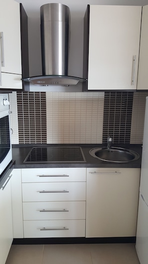 Apartamento, 1 cama king-size, não fumadores, vista para o mar | Cozinha privada