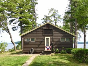 Spindle Point - Charming Winnipesaukee Lakeside Home (Nh) - Meredith | Vrbo