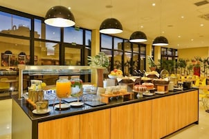 Pequeno-almoço tipo buffet diário incluído